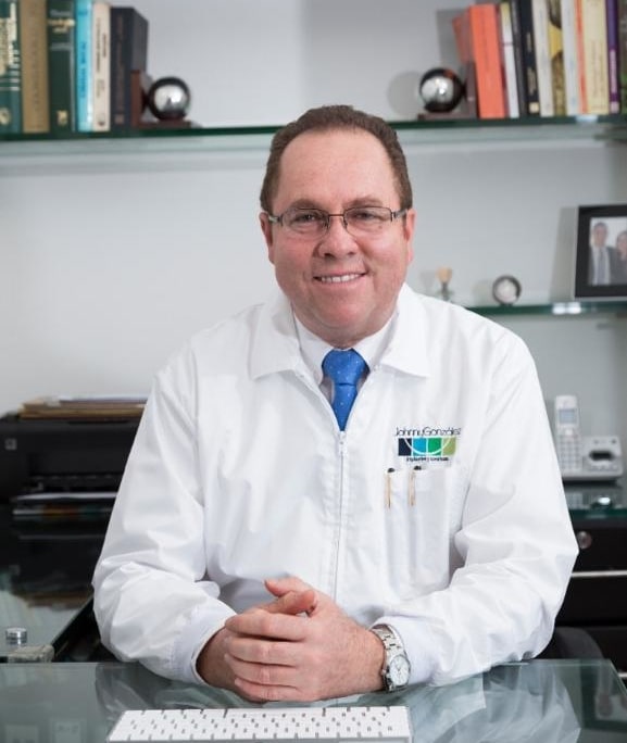 Dr Johnny González – Dr. Johnny González